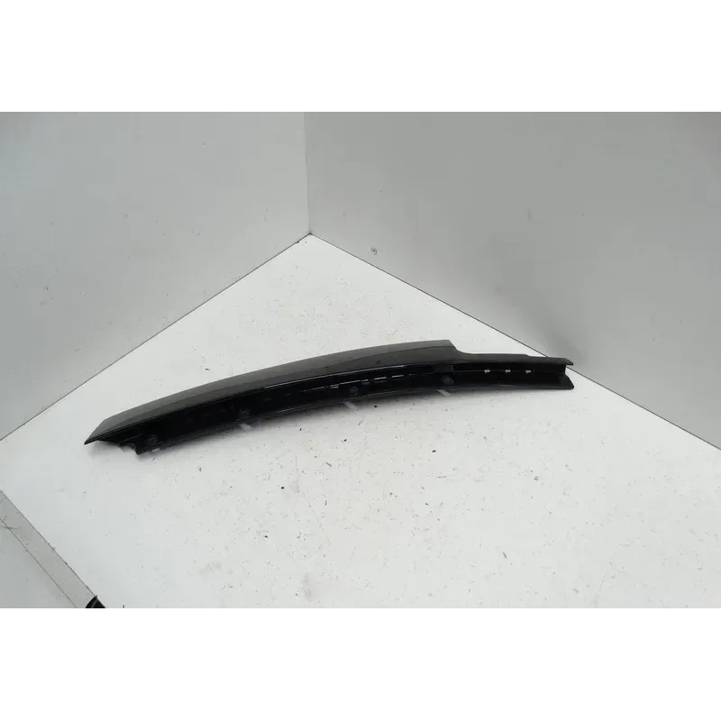 Cache montant de porte arrière droit Série 1 F20/F20 LCI pièce d'occasion